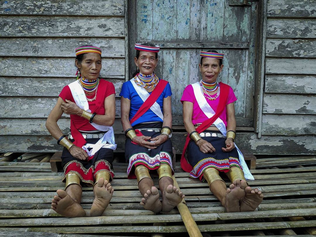 Sungkung Dayak Tribe - Adventure, Culture, Photography Trip